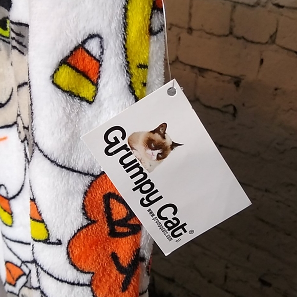 Grumpy Cat | Intimates & Sleepwear | Grumpy Cat Halloween Fleece Pajama ...